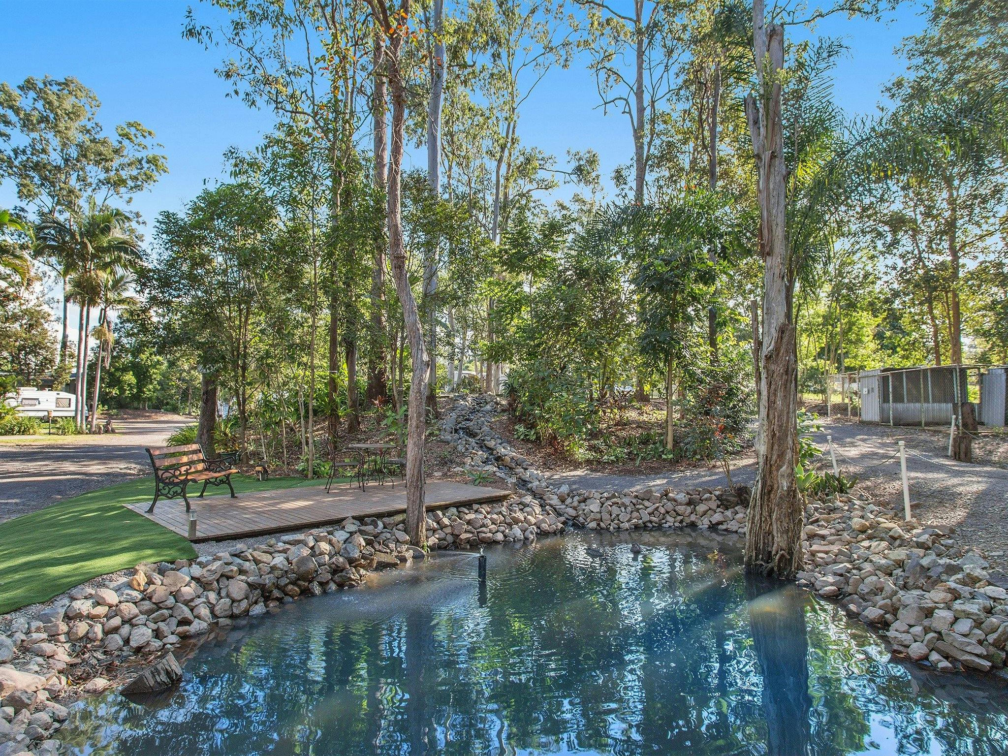 Landsborough Pines Caravan Park | Accommodation | Queensland