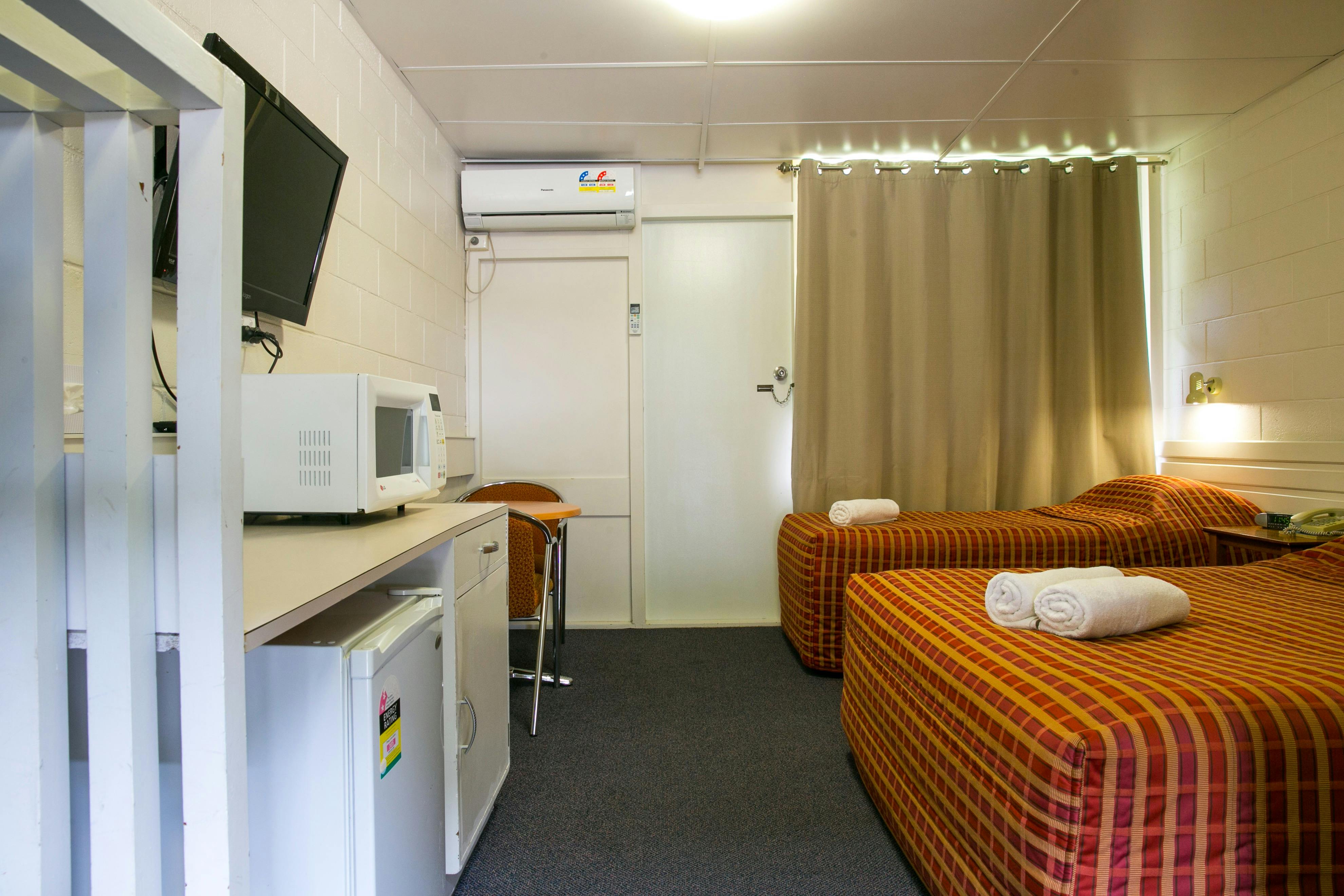 Outback Queensland Motel Carnarvon - Outback Queensland