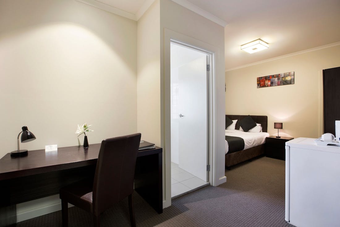 Enfield Hotel, Studio Family - Adelaide, Accommodation | South Au...