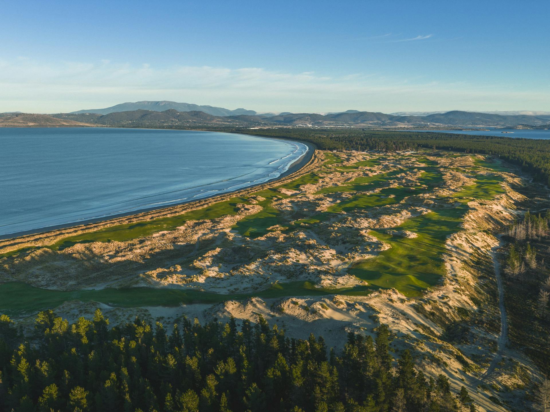 7 Mile Golf in Seven Mile Beach - The Fold: Your Guide to Everything ...