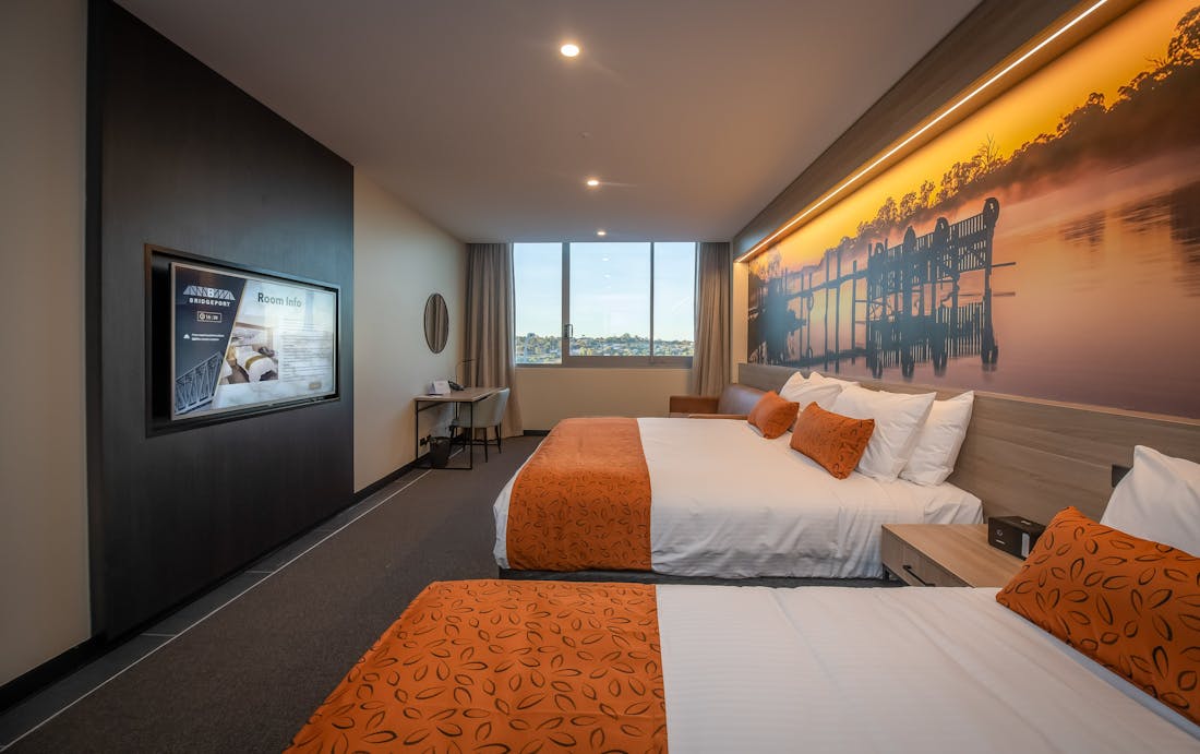 Bridgeport Hotel, Riverside Suite - Murray Bridge, Accommodation ...