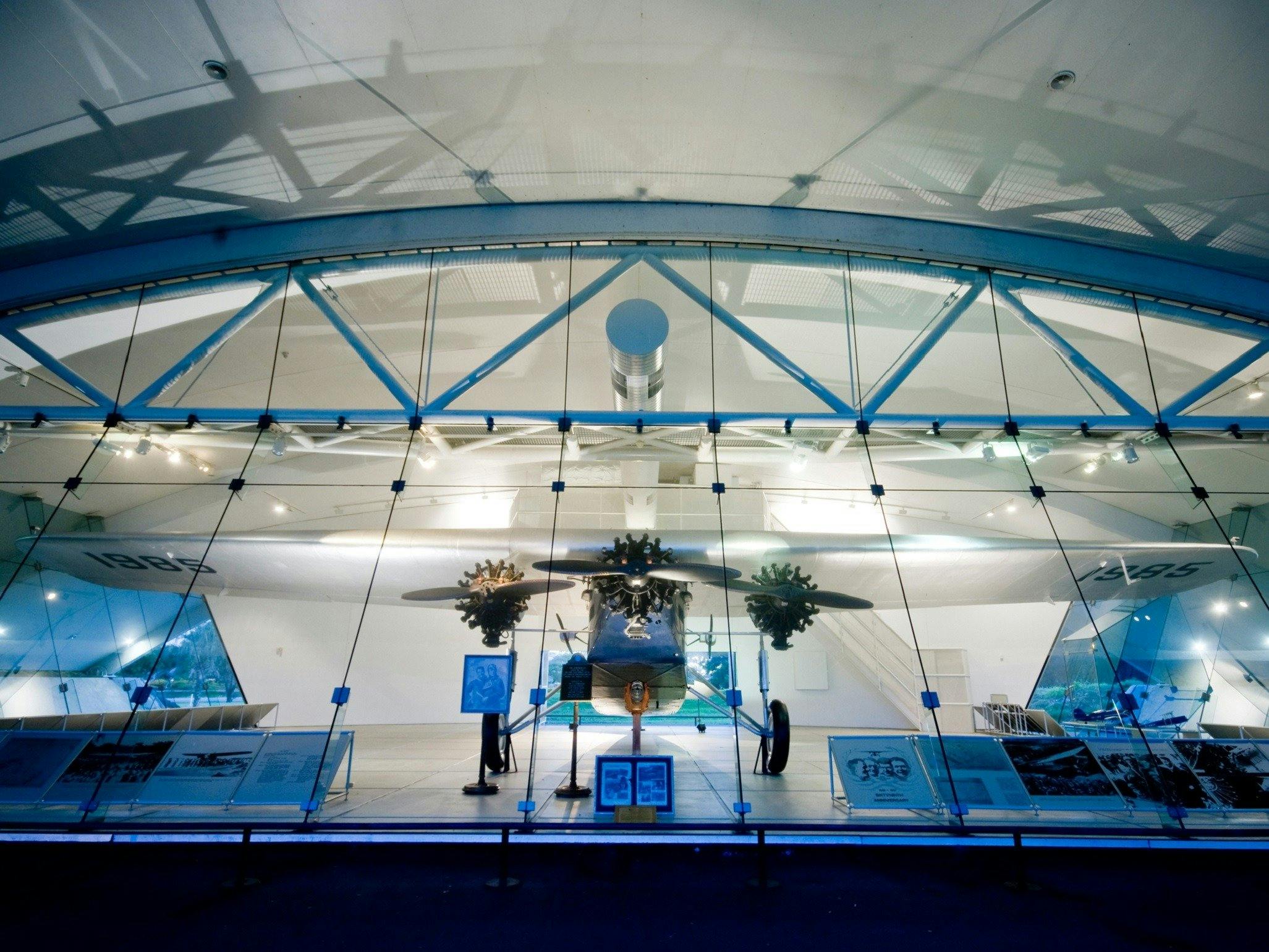 Kingsford Smith Memorial | Attractions | Queensland