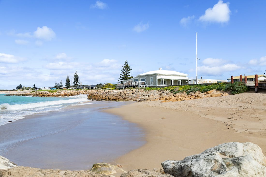 Historic Harbour Masters House - Beachport, Accommodation | South...