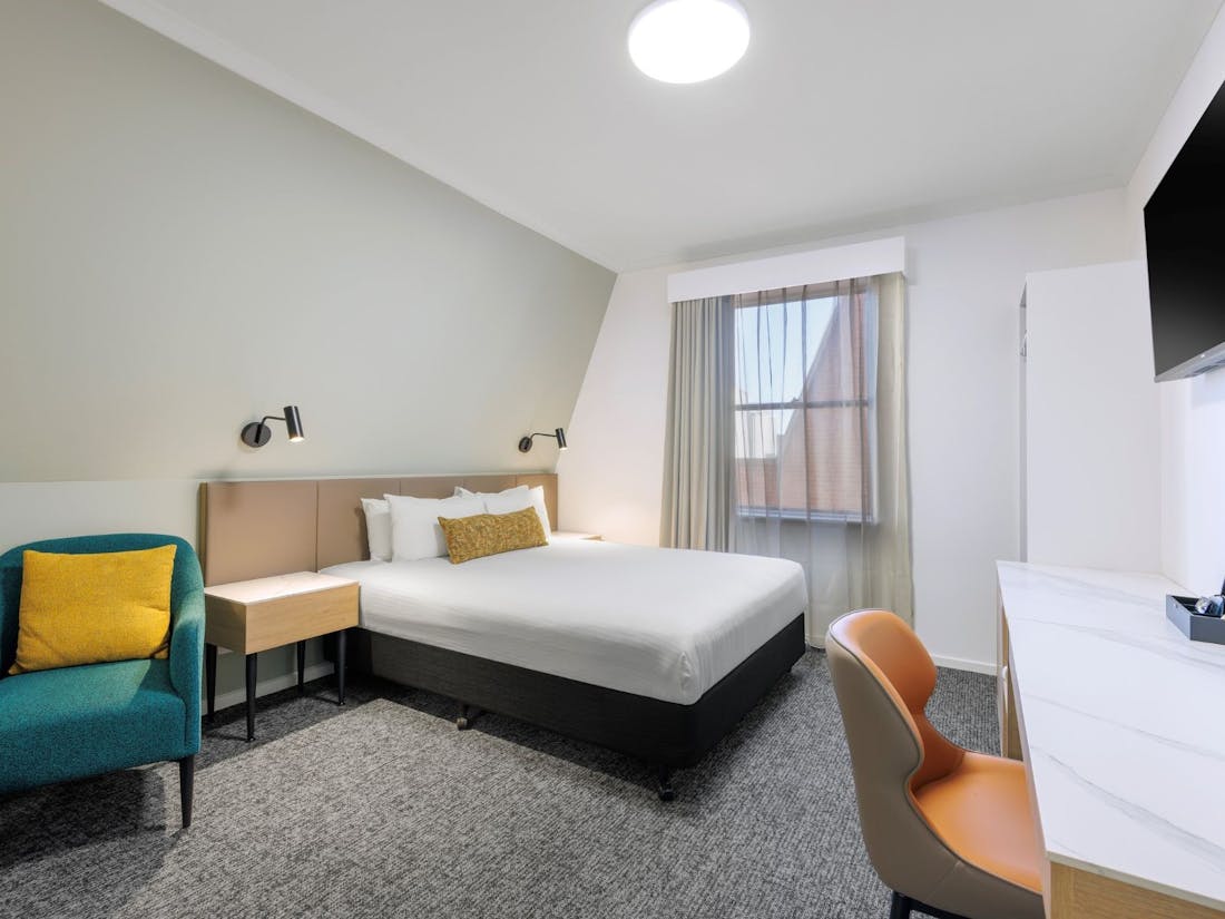 The Chancellor on Currie, Executive Queen Room - Adelaide, Accomm...