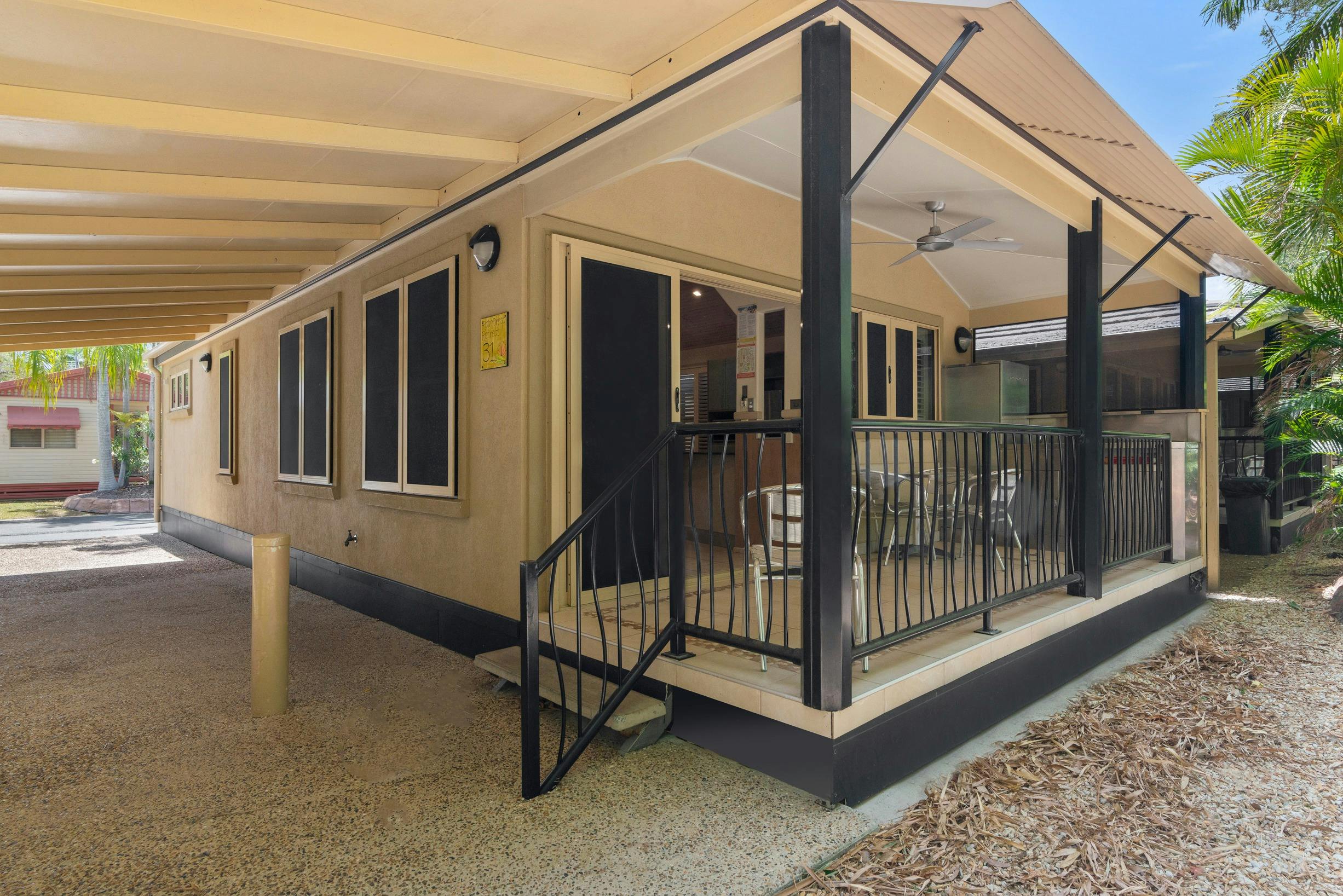 Ashmore Palms Holiday Village | Accommodation | Queensland