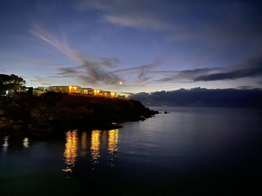 Point Turton Caravan Park, Deluxe Spa Cabin - Point Turton, Accom...