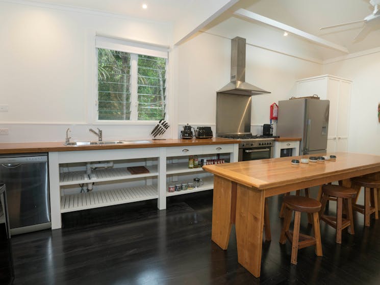 Blue Peter Luxury Beach House | NSW Holidays & Accommodation, Things to ...