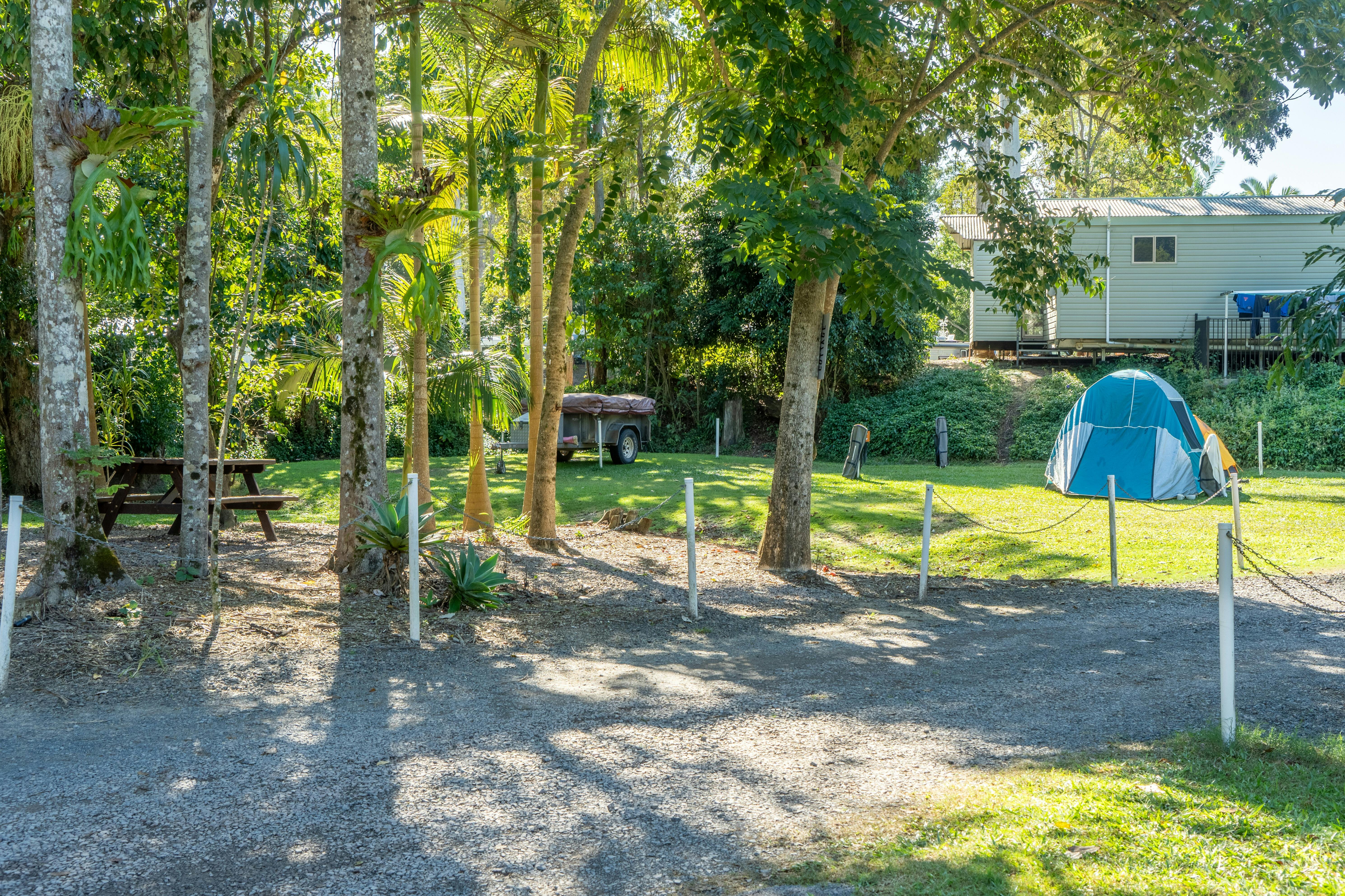 Landsborough Pines Caravan Park | Accommodation | Queensland